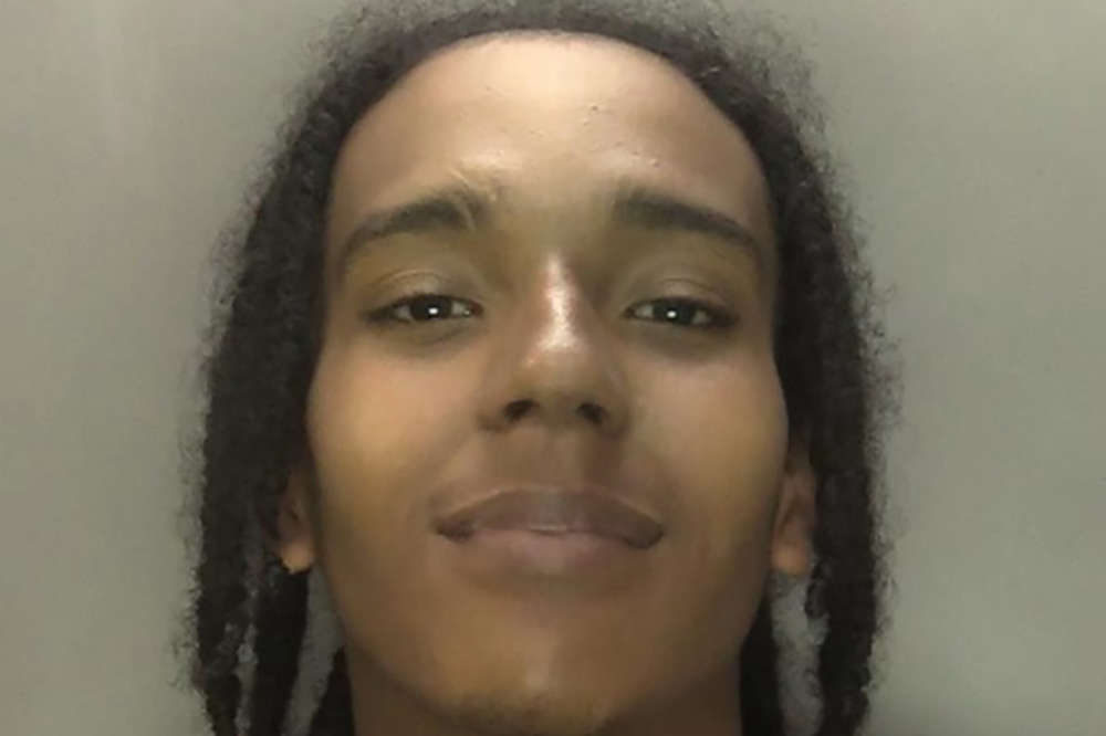Dramatic Moment Gunman Chased Through Birmingham City Centre By