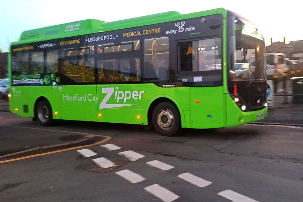 Zipper bus ‘meddling’ threat claimed - Sunshine Radio