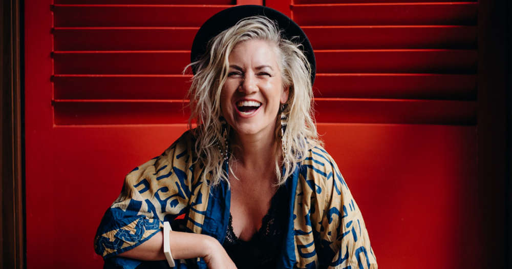 Lucinda Light - Gaydio