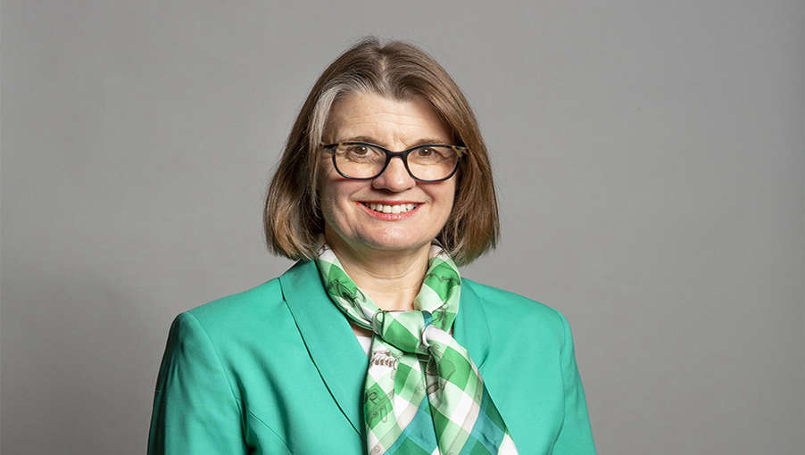 Rachel Maclean sixth housing minister in a year - Fix Radio