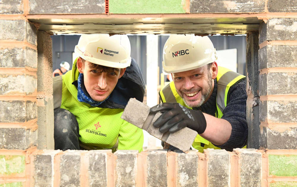 North of Tyne Mayor lauds NHBC‘s bricklaying apprenticeship - Fix Radio