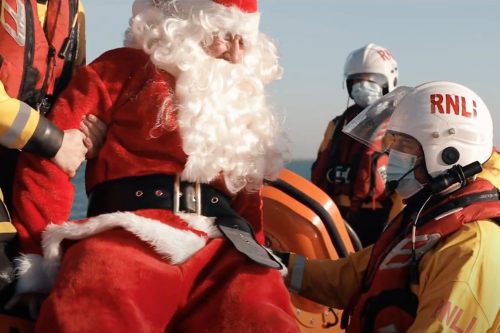 Stranded Santa Saved By RNLI - Channel 103