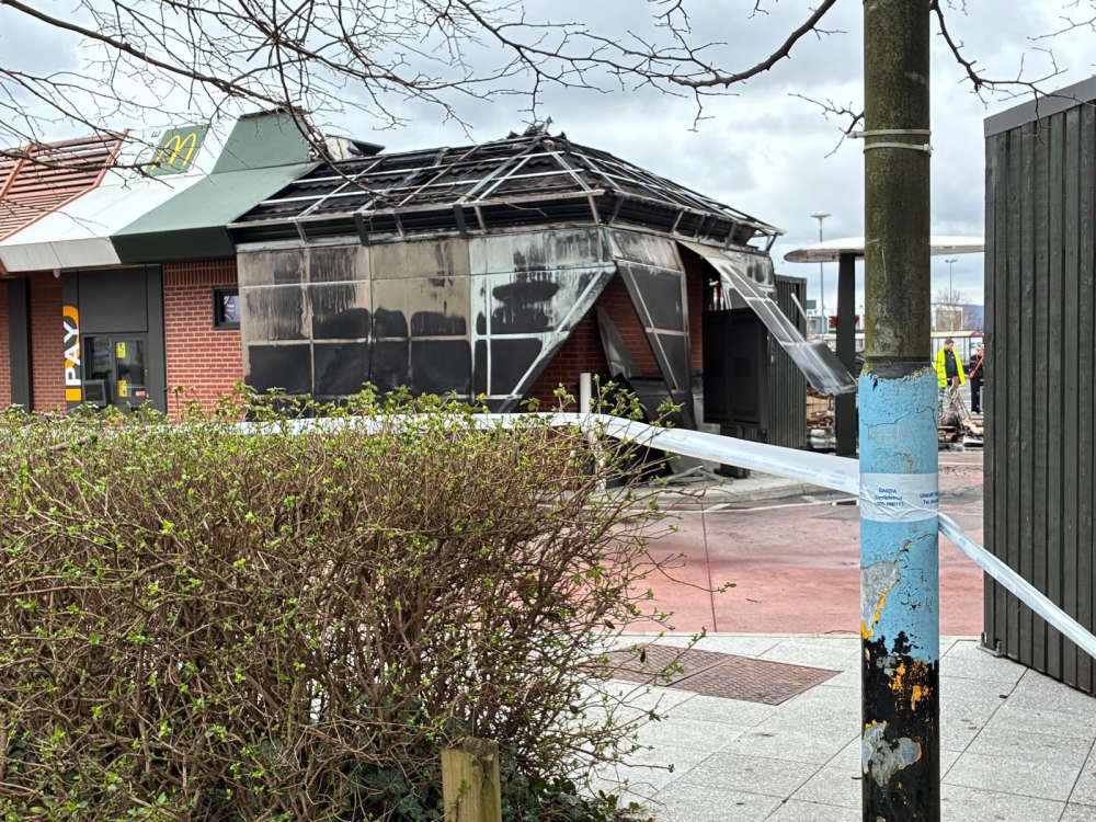 Firefighters attend early morning fire at McDonalds drive-thru in ...