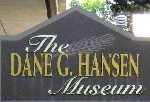 Mixed Media Painting Classes with Sandy Seamone at the Hansen Museum - KHYM