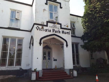 Hotel which houses homeless people from Tameside described as a 'filthy ...
