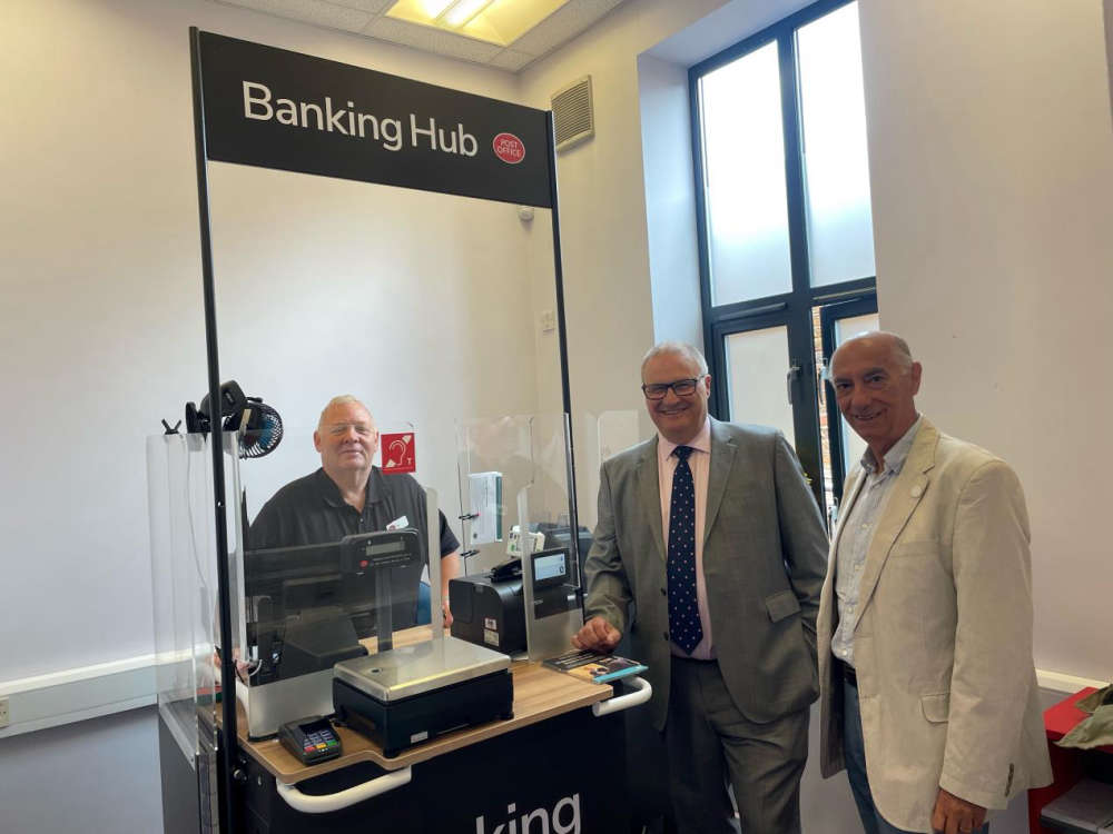 Buckingham temporary Banking Hub opens - Bucks Radio