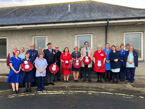 Special send-off for Cornwall's NHS poppy wreaths - Cornwall's Rewind Radio