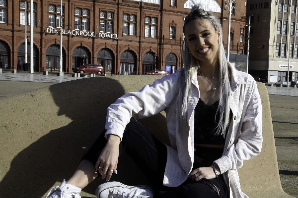 Blackpool Actress Lands Role In National Musical - Coastal Radio DAB