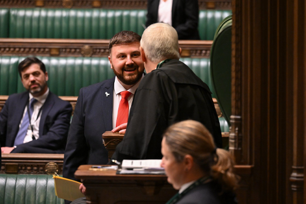 New MP Chris Webb sworn in to Parliament - Coastal Radio DAB